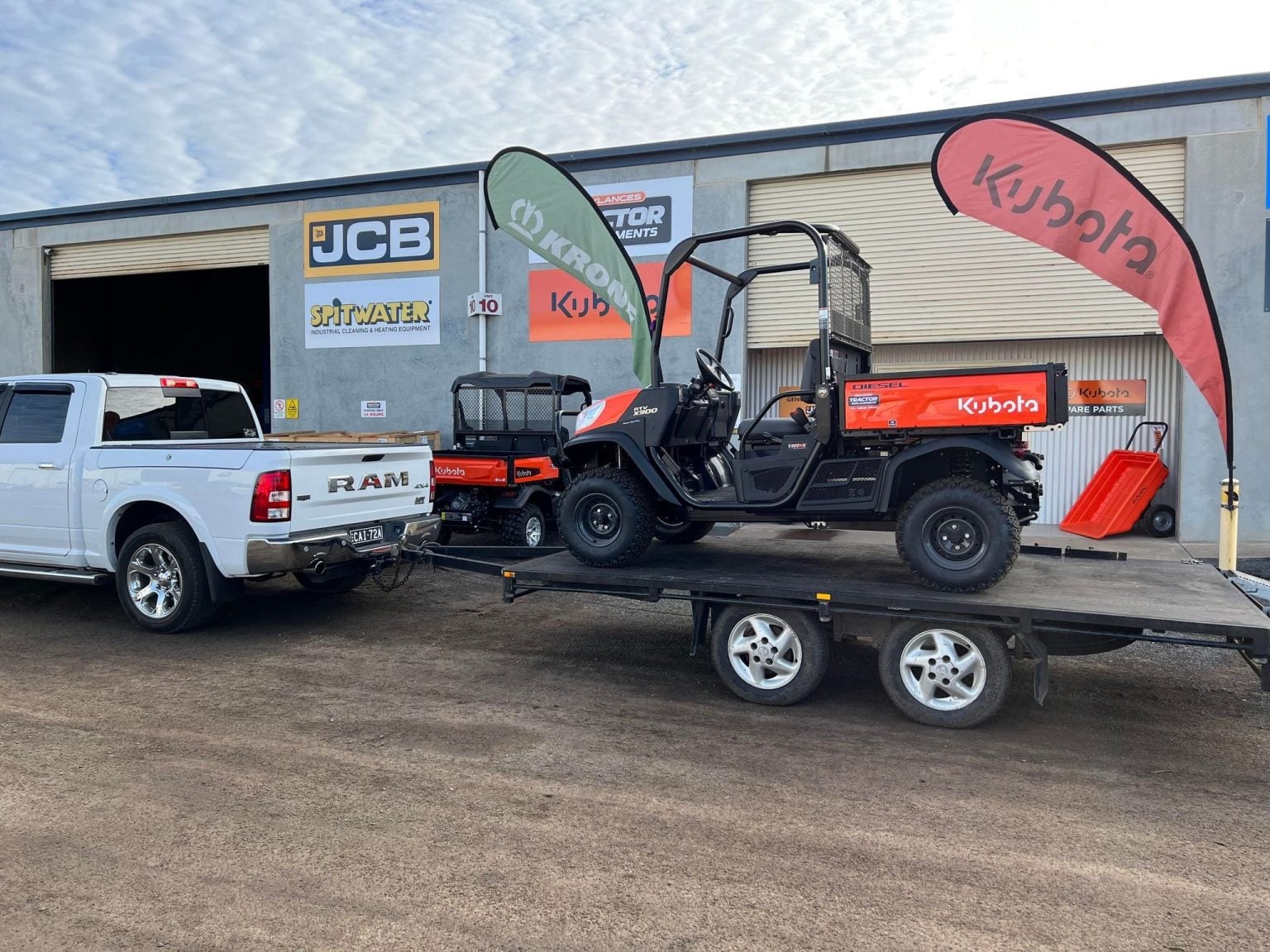 About Us | Local Experts | Roylances Tractor Replacements